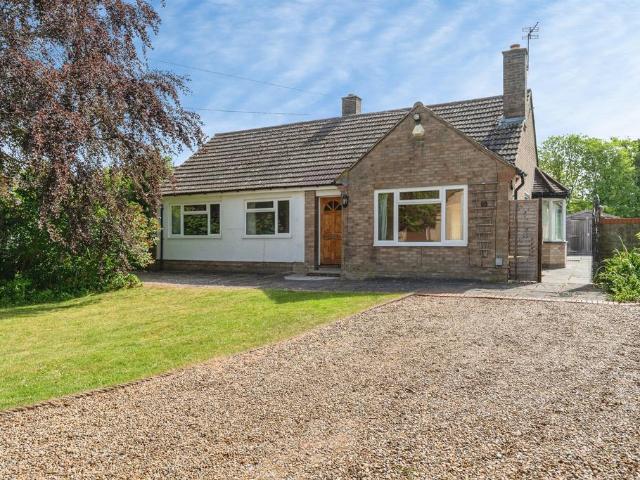 3 bedroom detached bungalow for sale