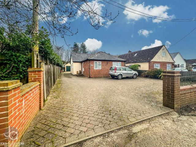3 bedroom detached bungalow for sale