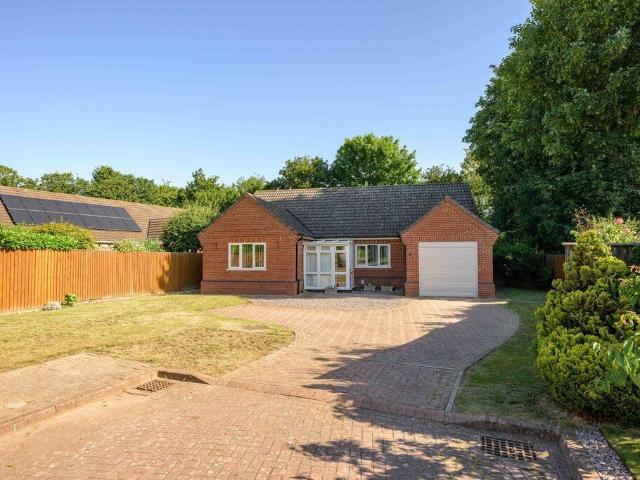 3 bedroom detached bungalow for sale