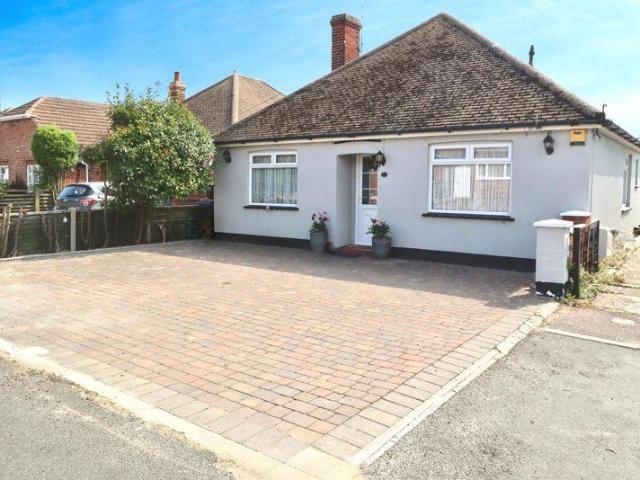 3 bedroom detached bungalow for sale