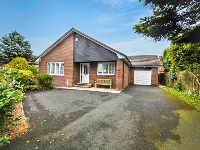 3 bedroom detached bungalow for sale