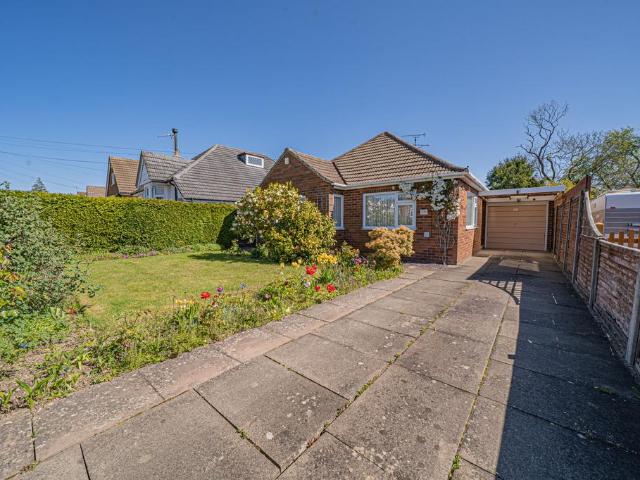 3 bedroom detached bungalow for sale