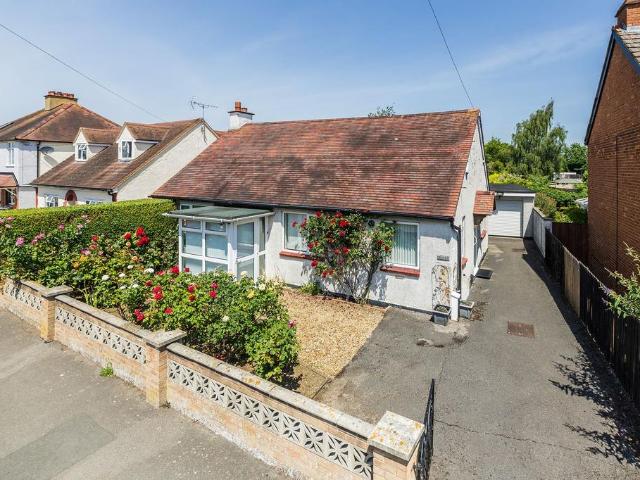 3 bedroom detached bungalow for sale