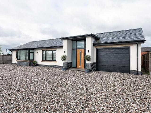 3 bedroom detached bungalow for sale