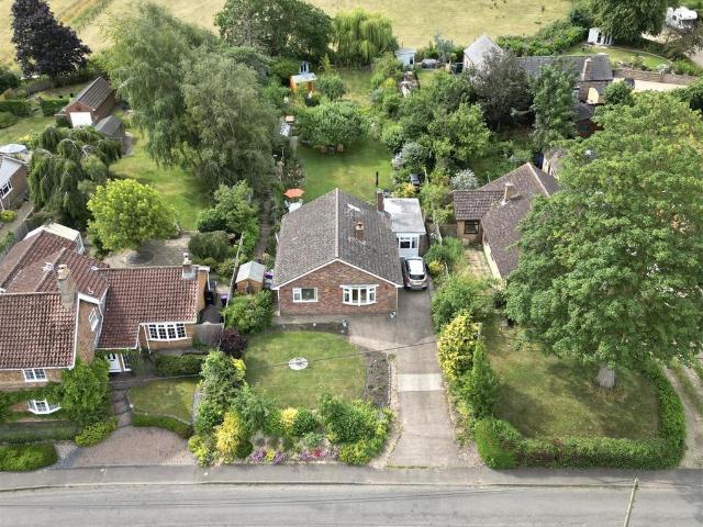 3 bedroom detached bungalow for sale