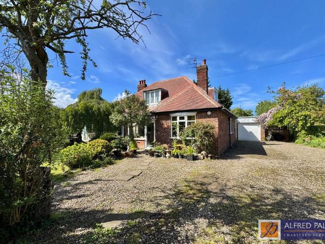 3 bedroom detached bungalow for sale