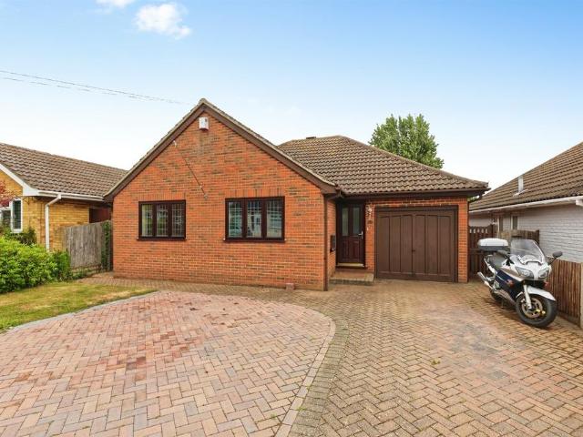 3 bedroom detached bungalow for sale