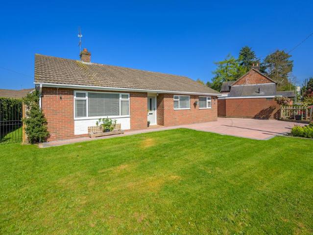 3 bedroom detached bungalow for sale