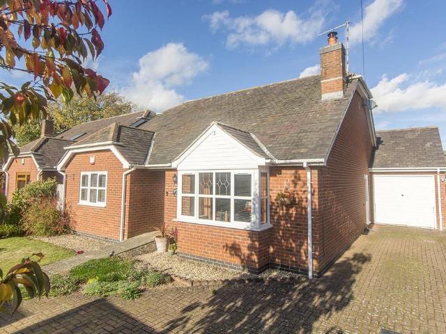 3 bedroom detached bungalow for sale