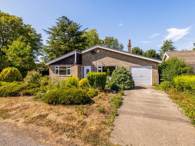 3 bedroom detached bungalow for sale