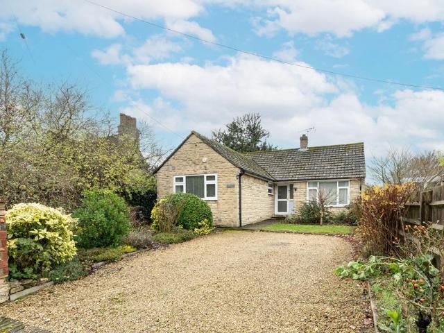 3 bedroom detached bungalow for sale