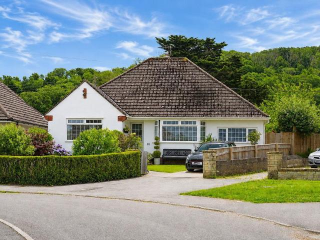 3 bedroom detached bungalow for sale