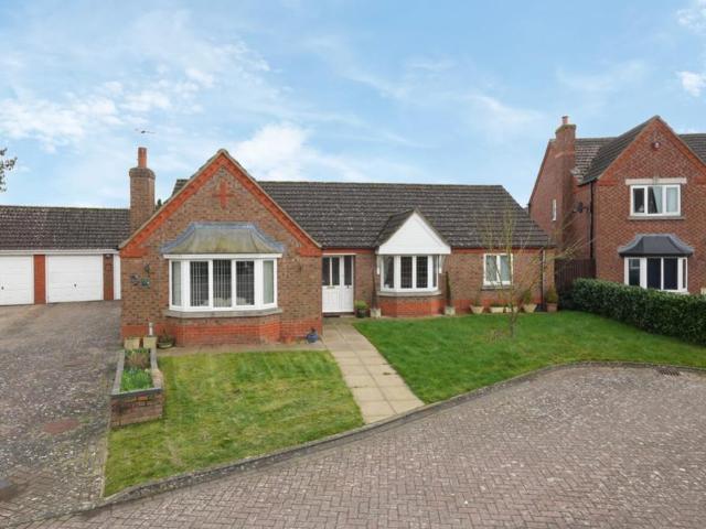 3 bedroom detached bungalow for sale