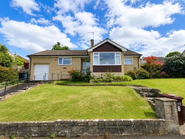 3 bedroom detached bungalow for sale