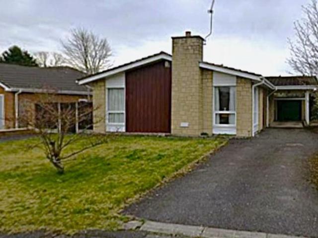 3 bedroom detached bungalow for sale