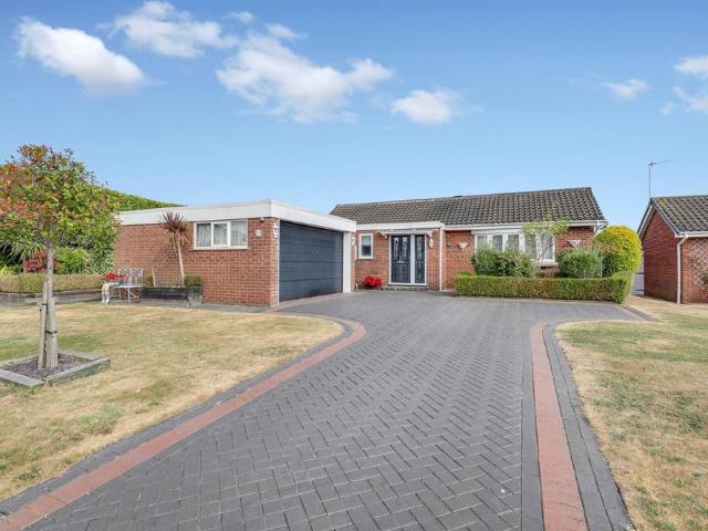 3 bedroom detached bungalow for sale