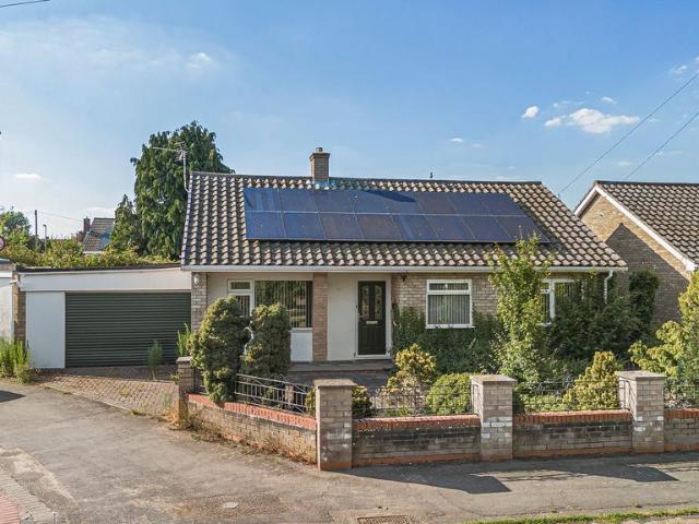 3 bedroom detached bungalow for sale