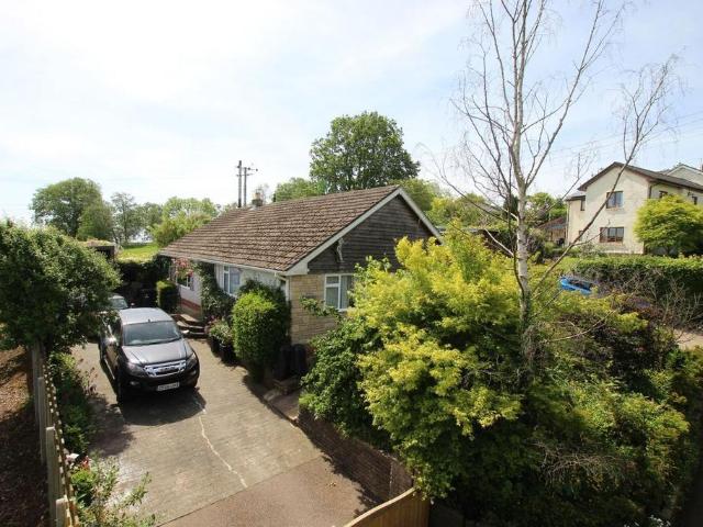 3 bedroom detached bungalow for sale