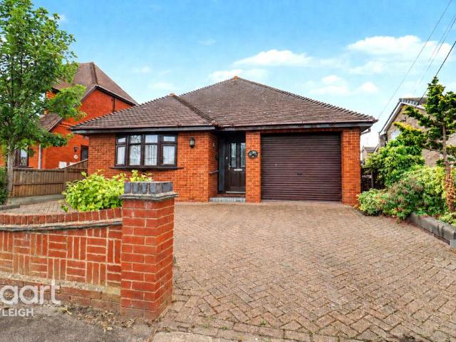 3 bedroom detached bungalow for sale