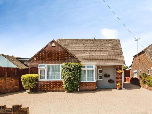 3 bedroom detached bungalow for sale