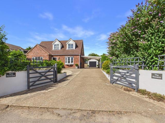 3 bedroom detached bungalow for sale
