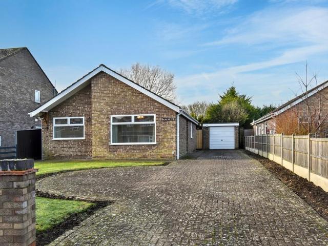 3 bedroom detached bungalow for sale