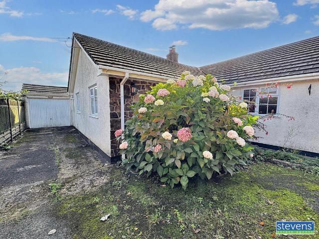 3 bedroom detached bungalow for sale