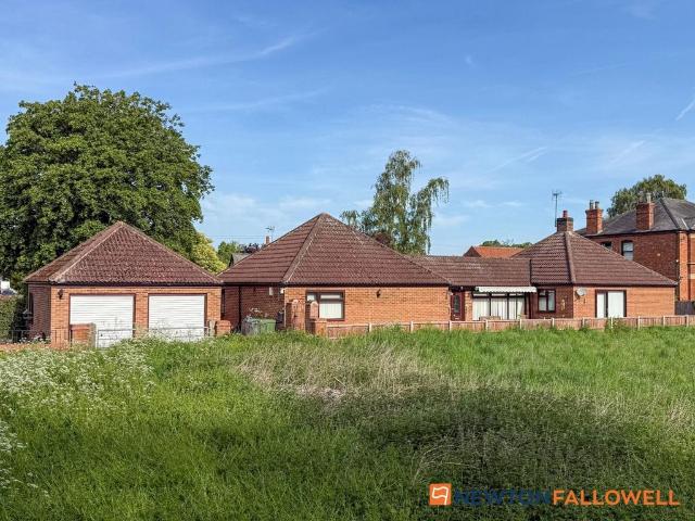 3 bedroom detached bungalow for sale