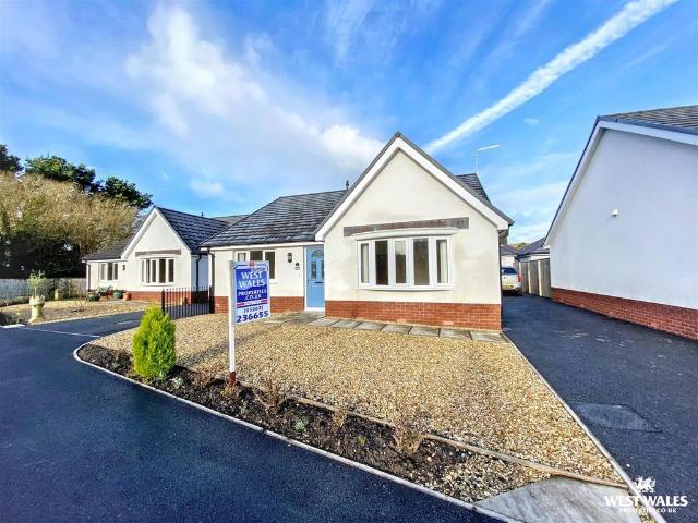 3 bedroom detached bungalow for sale