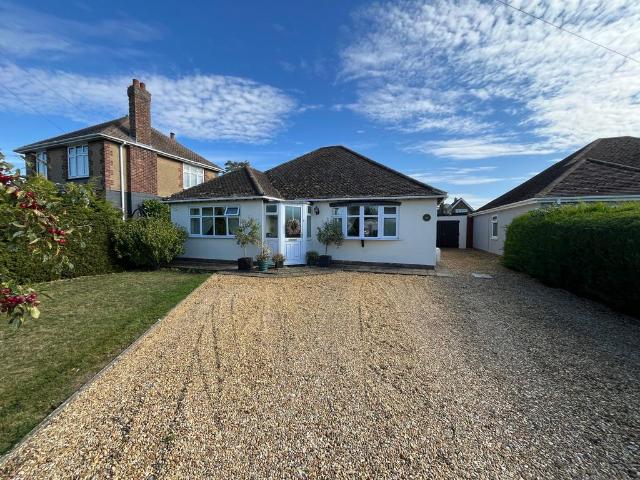 3 bedroom detached bungalow for sale
