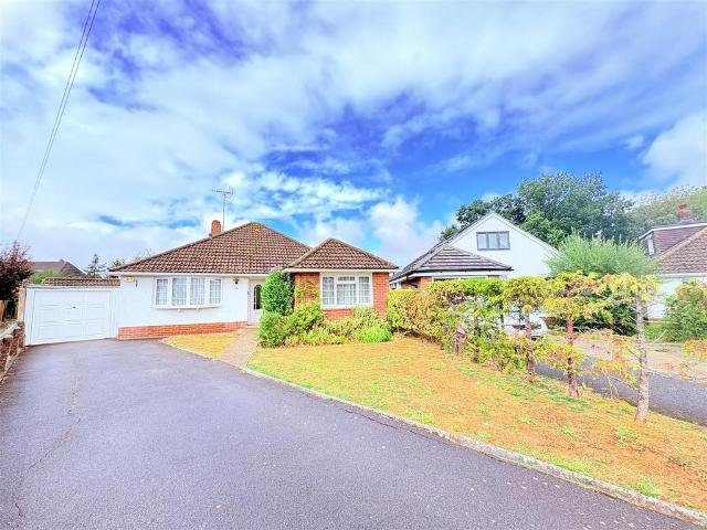 3 bedroom detached bungalow for sale