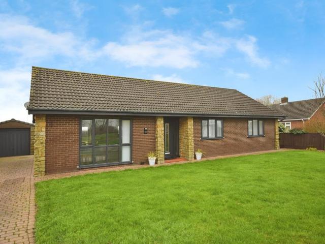3 bedroom detached bungalow for sale