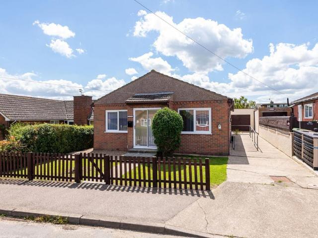 3 bedroom detached bungalow for sale