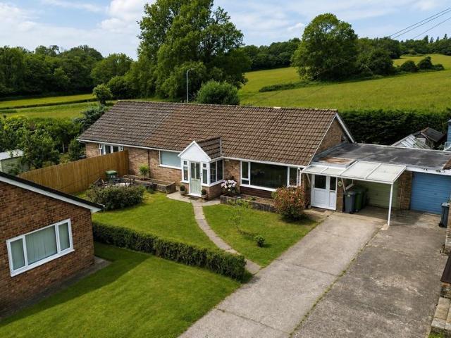 3 bedroom detached bungalow for sale