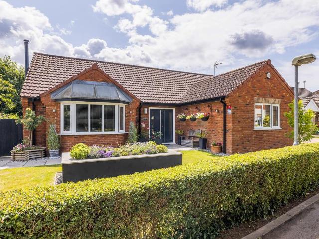 3 bedroom detached bungalow for sale