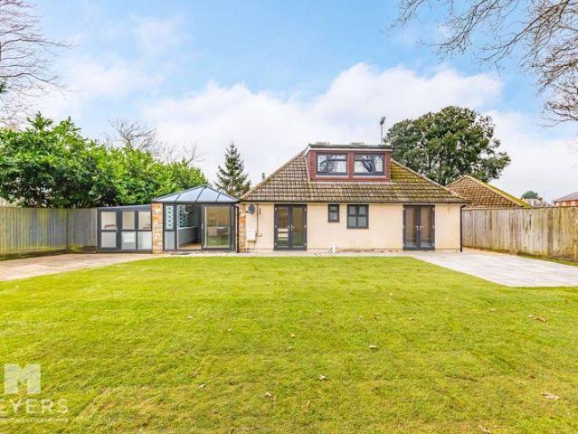 3 bedroom detached bungalow for sale