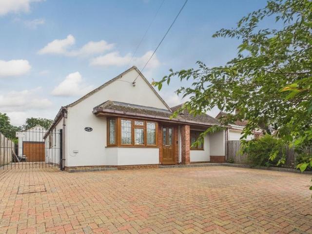 3 bedroom detached bungalow for sale