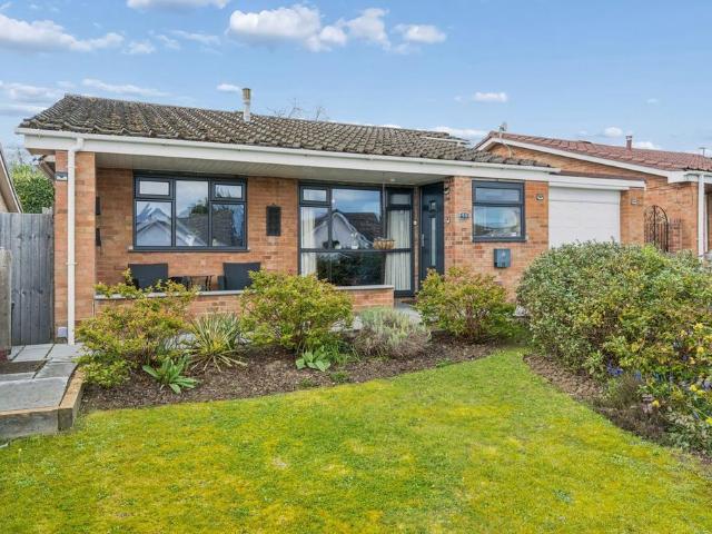 3 bedroom detached bungalow for sale