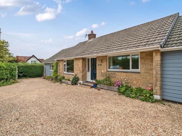 3 bedroom detached bungalow for sale