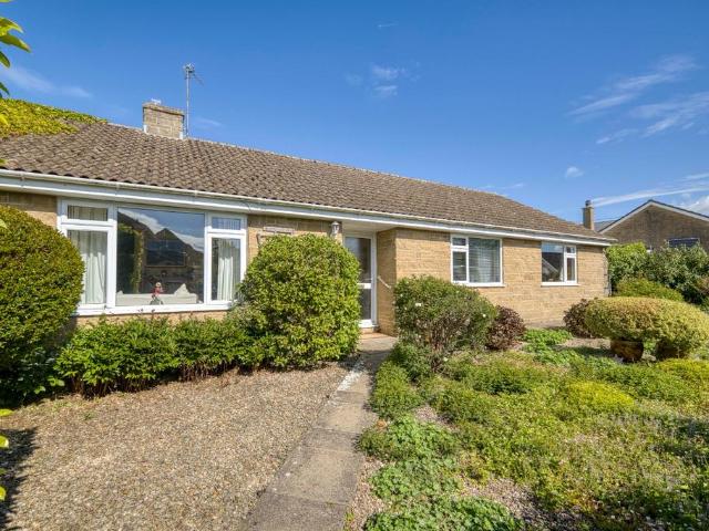 3 bedroom detached bungalow for sale