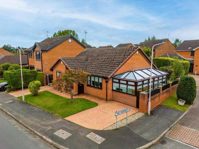 3 bedroom detached bungalow for sale