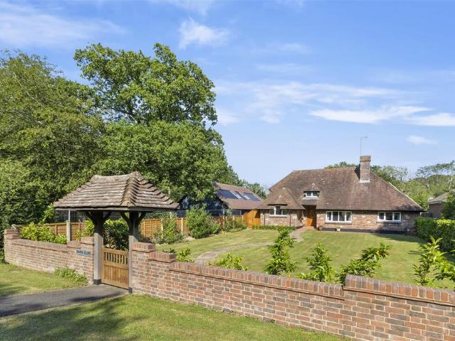 3 bedroom detached bungalow for sale