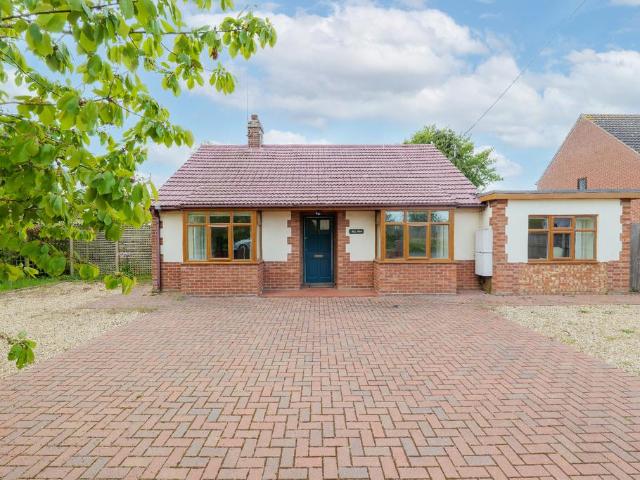 3 bedroom detached bungalow for sale