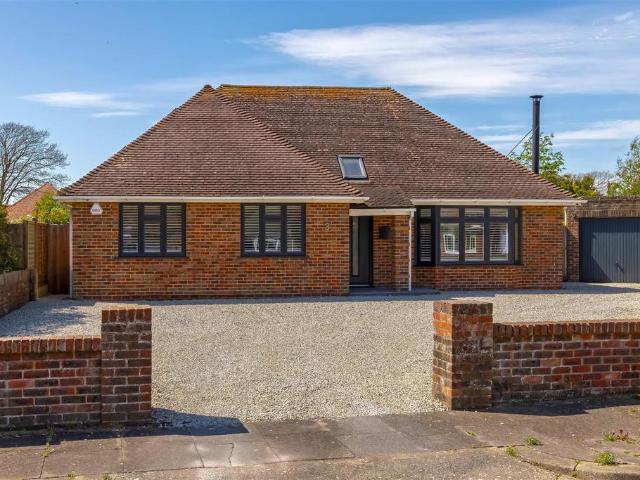 3 bedroom detached bungalow for sale