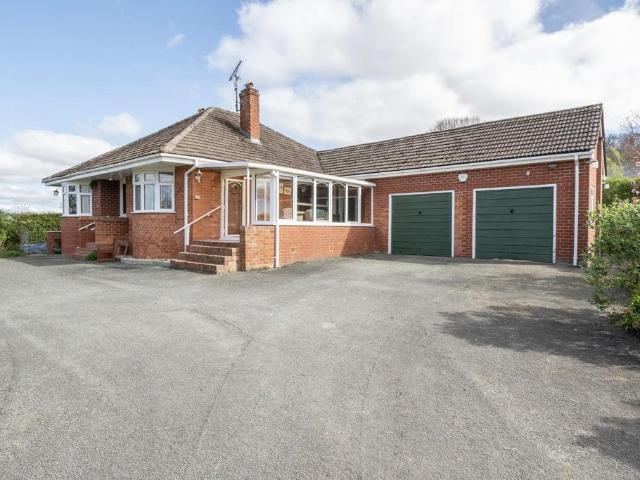 3 bedroom detached bungalow for sale