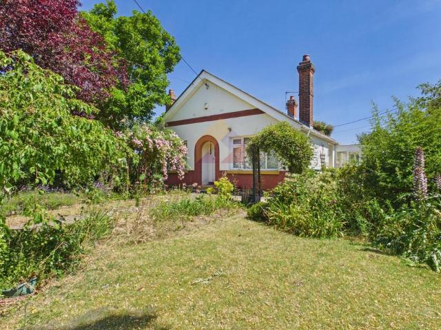 3 bedroom detached bungalow for sale