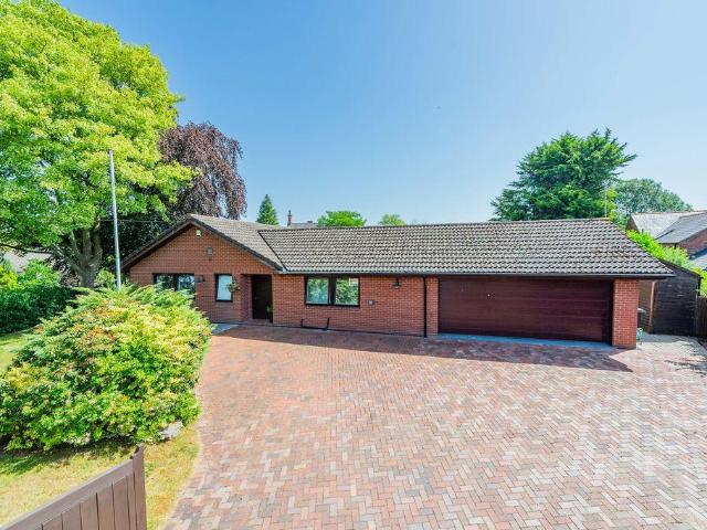 3 bedroom detached bungalow for sale