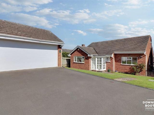 3 bedroom detached bungalow for sale
