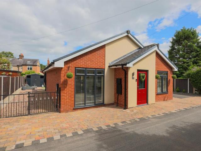 3 bedroom detached bungalow for sale