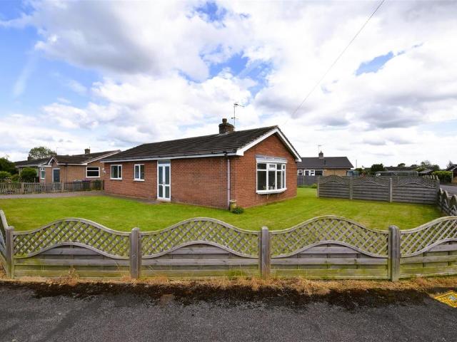 3 bedroom detached bungalow for sale